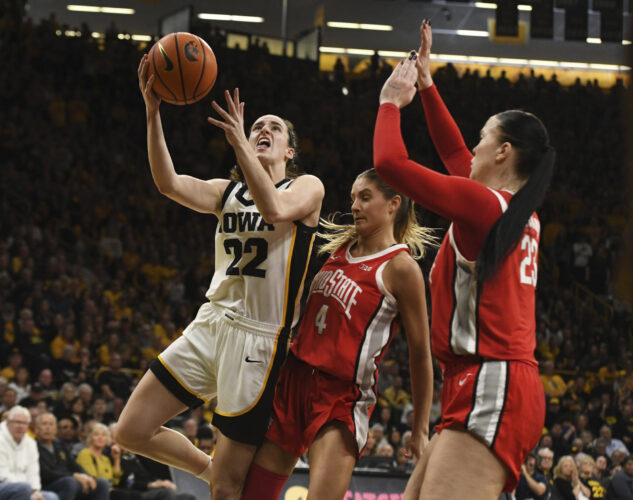 Iowa’s Clark sets NCAA scoring record in Hawkeyes’ 93-83 win over Ohio ...